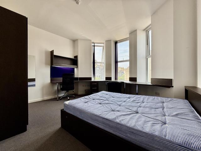 student_apartment for rent in The Square, Plymouth