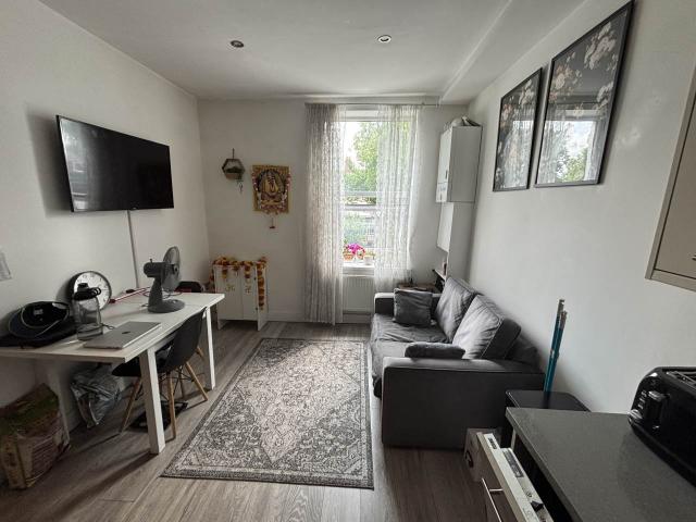 student_apartment for rent in Balaclava Road Roath CF23 5BB