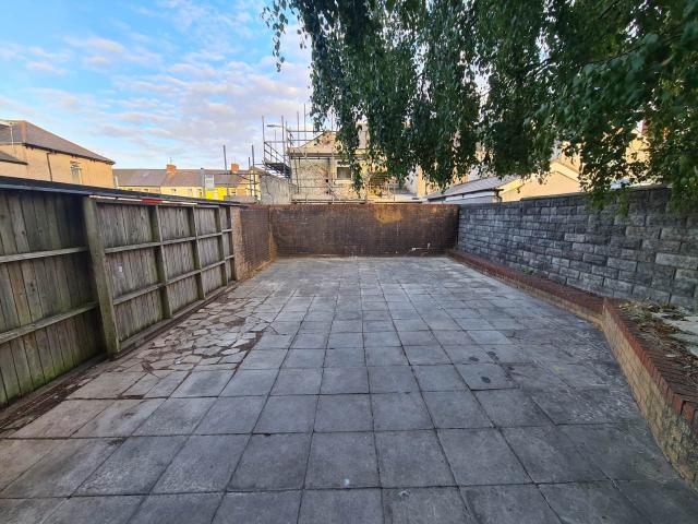student_apartment for rent in Catherine Street Cathays Cardiff CF24 4EF