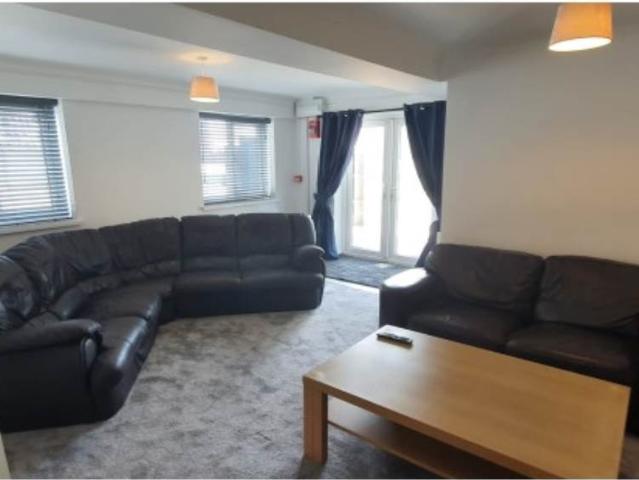 student_apartment for rent in Catherine Street Cathays Cardiff CF24 4EF
