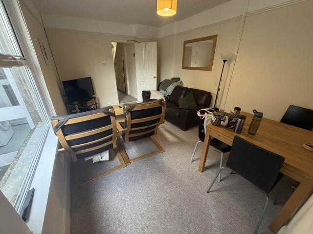 student_apartment for rent in Glenroy Street Roath Cardiff CF24 3JX