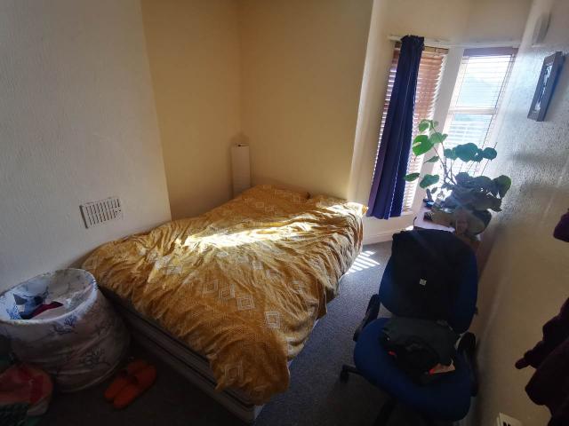 student_apartment for rent in Llantrisant Street First Floor Flat Cathays Cardiff CF24 4JB