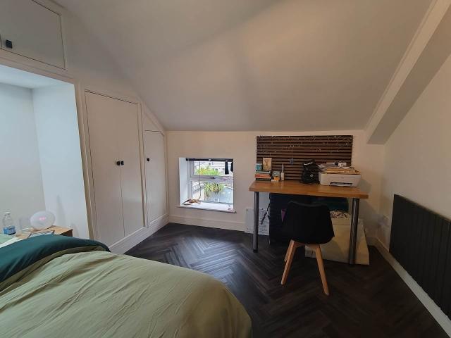 student_apartment for rent in Miskin Street, Second Floor Cathays Cardiff CF24 4AQ