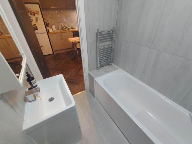 student_apartment for rent in Miskin Street, Second Floor Cathays Cardiff CF24 4AQ