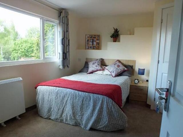 Student Bed Bath Duplex Apartment, Harborne, 2 Bedroom Apartment