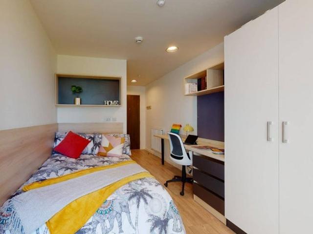 Student Ensuite Room in Stratford