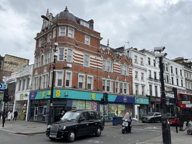 Student friendly whole 2 bed next to tube station