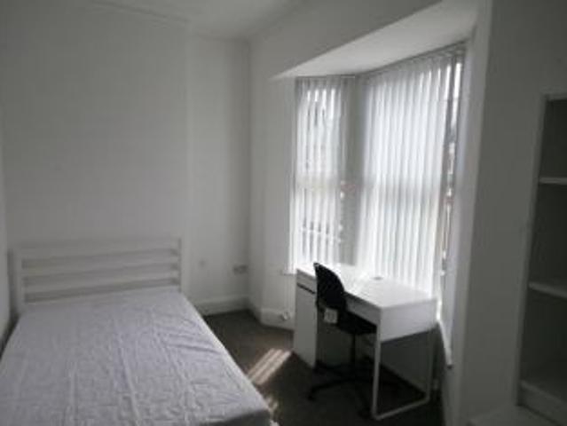 Student house one double room to rent