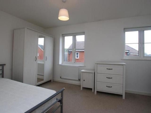 STUDENT HOUSE* A rare opportunity to secure a modern three bedroom student house on a fully furnished basis with bills excluded. Call now for further information