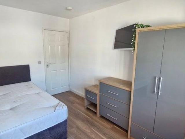 STUDENT HOUSE *£100pppw excl bills*. 6 bed detached house to rent £2,607 pcm £602 pw