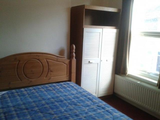 Student House 4 bed roomed available