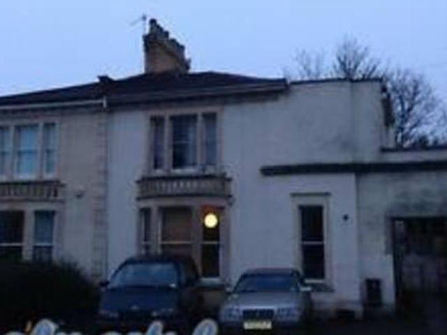 Student house 4 bedroom flat available to rent in Redland