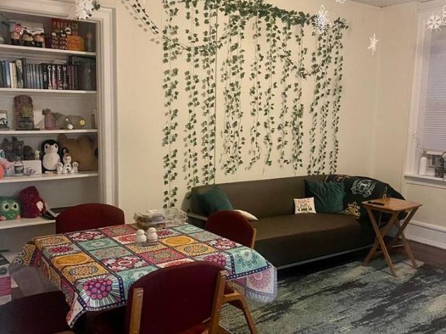 Student Housing 3 Bedroom Apartment for Rent at 520 S 42nd St, Philadelphia, PA 19104 Spruce Hill
