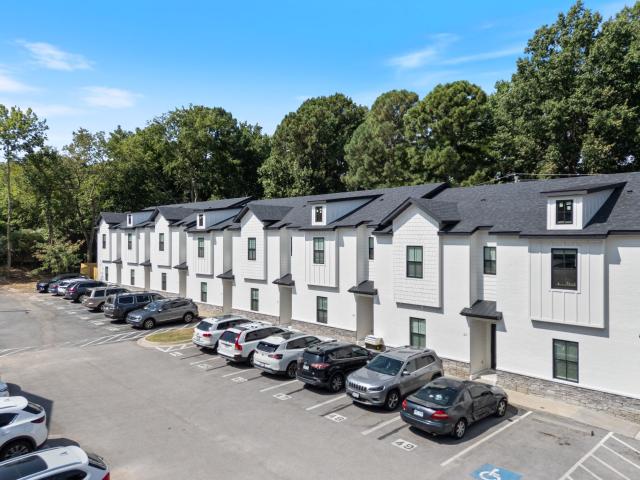 Student Housing Near the University of Arkansas 4bed/3bath