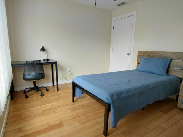Student Housing Room Available