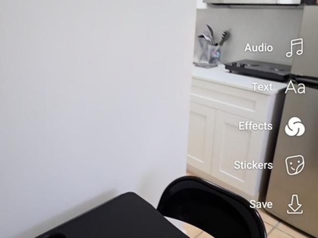 Student looking for a roommate shared studio