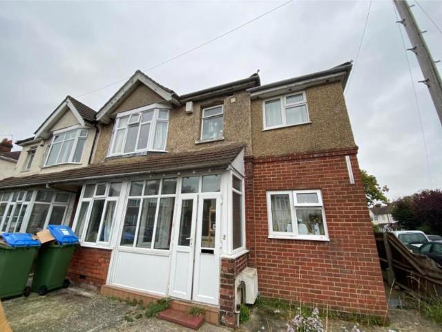 Student Property Blenheim Gardens 7 bed semi detached house to rent £2,750 pcm £635 pw