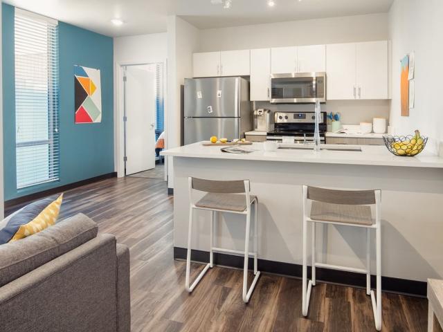 Student | Rise on 9th 3 Bedroom Apartment for Rent at 915 Locust St, Columbia, MO 65201 Downtown Columbia