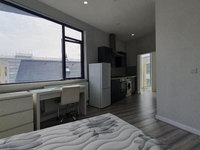 Student Studio Flat to rent