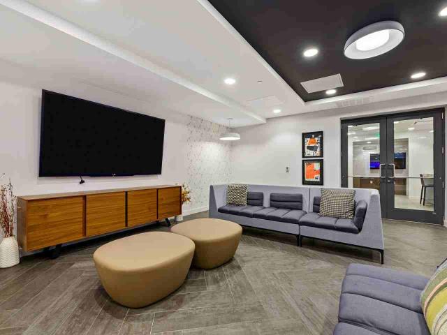 Student | The View on Pavey Square 6 Bedroom Apartment for Rent at 10 W Northwood Ave, Columbus, OH 43201 North Campus