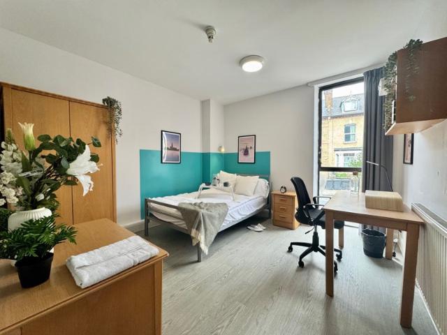Students only all bills inc, August onwards, NW2