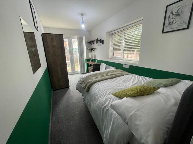 Studio 3 Milton Road, Fletton, Peterborough, Cambridgeshire PE2, Room to rent, £650 pcm | PrimeLocation