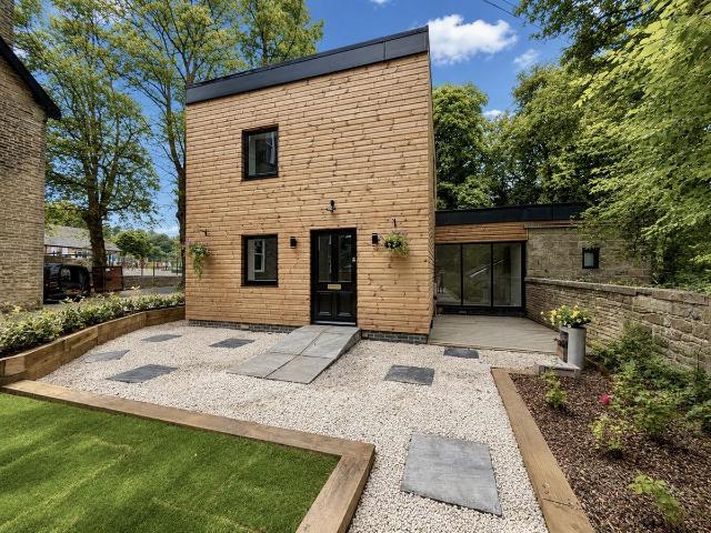 Studio 11, Whin Knowle, Hebden Bridge Road, Oxenhope, Keighley BD22, 1 bed flat to rent, £1,500 pcm | PrimeLocation