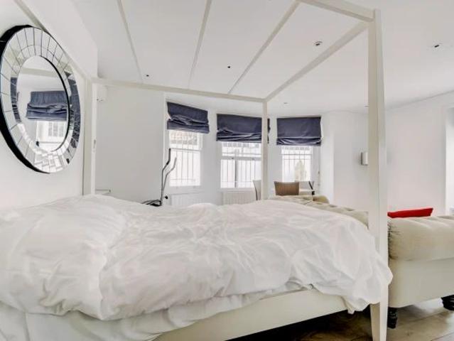Studio, 15A