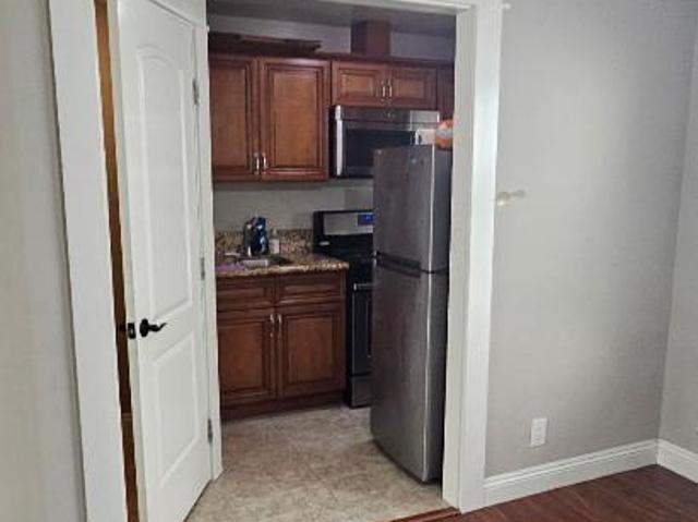 Studio, 1 bath, Other 161 Chestnut St