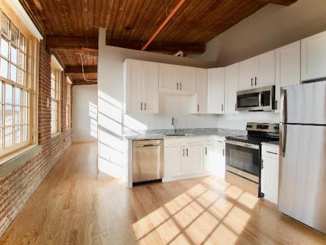 Studio, 1 bath, Apartment 1701 12th Street