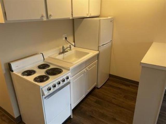 Studio, 1 bath, Other 1714 Stover Street