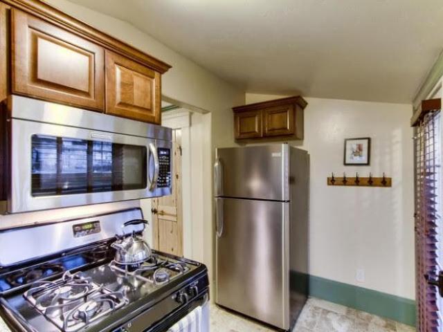 Studio, 1 bath, Other 1755 2nd Avenue