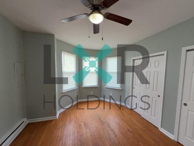 Studio, 1 bath, Apartment 1822 West Erie Avenue