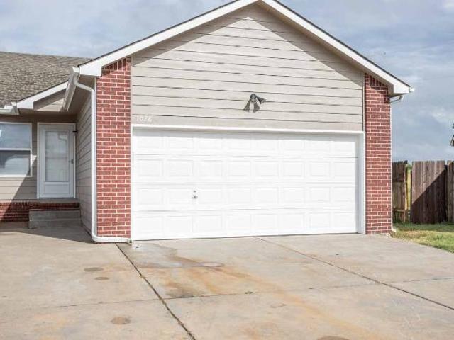 3 Br, 2 bath, Apartment 1028 E Karla Ave