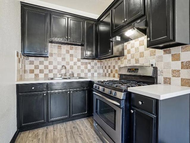 Studio, 1 bath, Other 2014 Torrance Boulevard