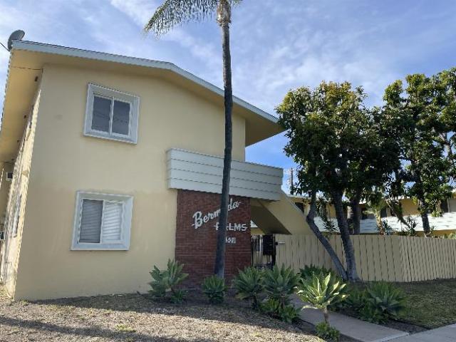 Studio, 1 bath, Other 301 N Hollywood Way