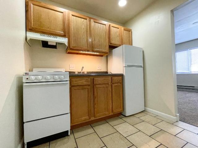 Studio, 1 bath, Other 501 E College St