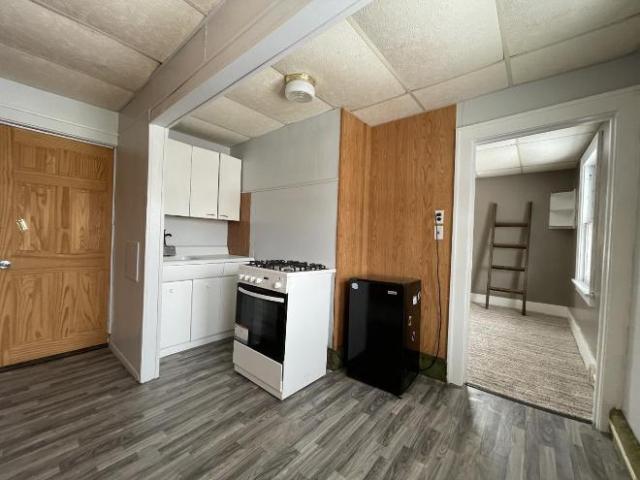 Studio, 1 bath, Apartment 530 East Dubail Avenue