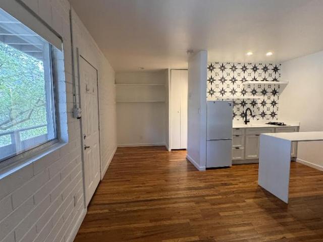 Studio, 1 bath, Other 601 N 6th Ave