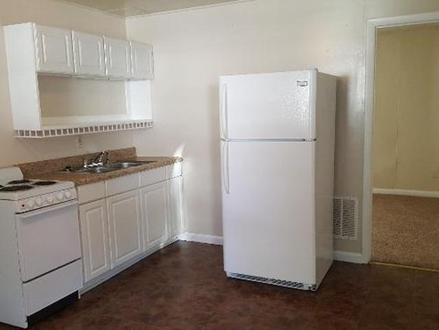 Studio, 1 bath, Other 627 Longview St