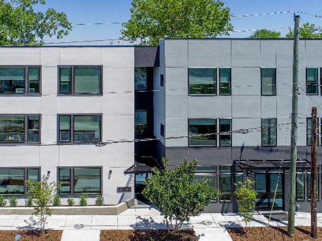 Studio, 1 bath, Other 919 Castle St