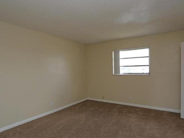Studio, 1 bath, Apartment 401 NW 34th Street