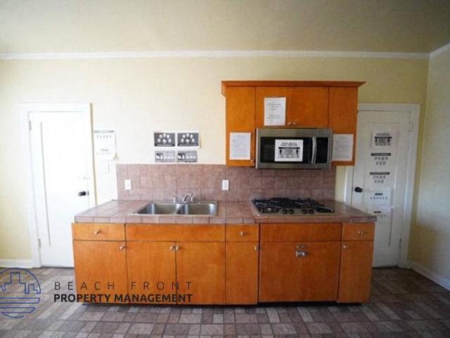 Studio, 1 bath, Apartment 402 N Soto St