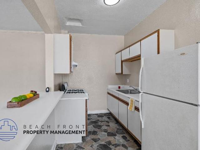 Studio, 1 bath, Apartment 418 S Normandie Ave
