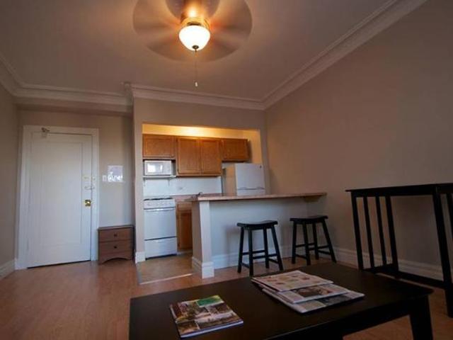 Studio, 1 bath, Apartment 420 W Fullerton Pkwy