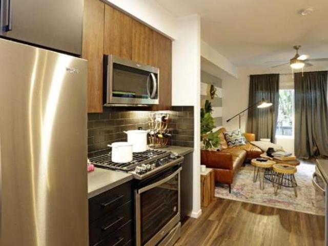 Studio, 1 bath, Apartment 4223 Texas Street
