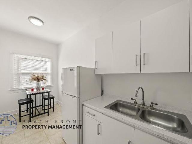 Studio, 1 bath, Apartment 426 S New Hampshire