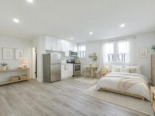 Studio, 1 bath, Apartment 444 Park Street West