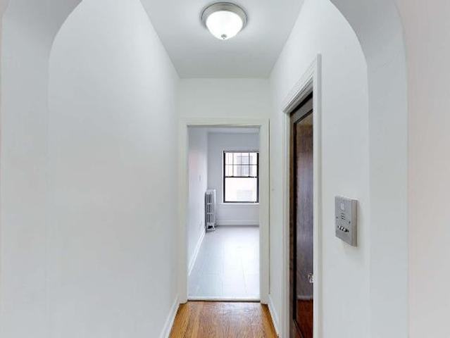 Studio, 1 bath, Apartment 4455 S Greenwood Ave