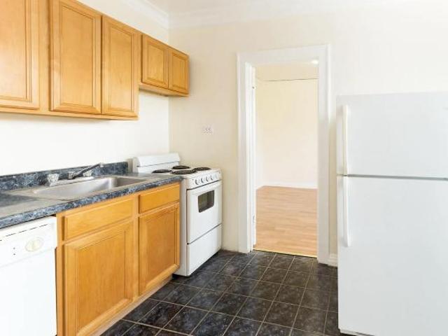 Studio, 1 bath, Apartment 4521 N Malden St